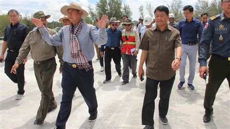 ការងារអ៊ុតកៅស៊ូ ផ្លូវទាំង៣៤ខ្សែក្រុងព្រះសីហនុនៅតែបន្តយ៉ាងសកម្មទោះបីបញ្ហាកូវីដក៏ដោយ ក្រសួងព័ត៌មាន