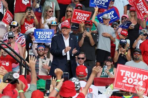 트럼프 면책특권 일부 인정 대법원 판결 덕에 사법 리스크 벗어 딥포커스