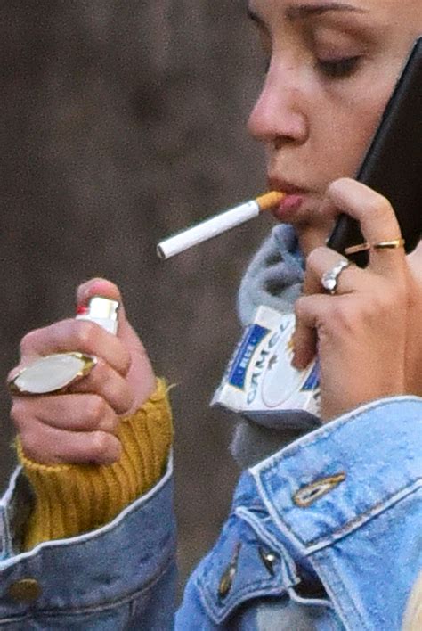 Up In Smoke Amanda Bynes Looks Worse For Wear Smoking A Cigarette In Nyc