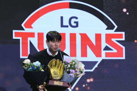 ‘출루 악마 Lg 홍창기의 길었던 시즌 그래도 아직 배고프다 2루타 개수 더 늘려야해” ‘출루 악마 Lg 홍창기의 길었던 시즌 그래도 아직 배고프다 2루타 개수 더 늘려야해”