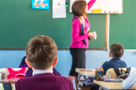 Із наступного року учні ВПО не зможуть навчатися онлайн Міносвіти вимагає відвідування шкіл