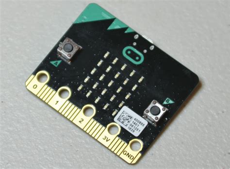 初體驗 BBC Micro bit 微型電腦開發板 台灣智能感測科技