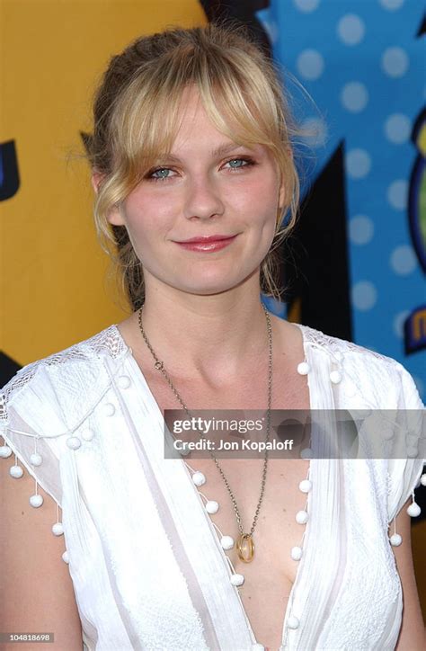 Kirsten Dunst During 2003 Mtv Movie Awards Arrivals At The Shrine