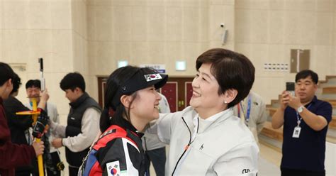 여고생 총잡이 반효진 파리올림픽 금 이어 전국체육대회 2관왕