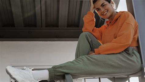 How To Design And Sell Womens Fleece Sweatpants With Print On Demand