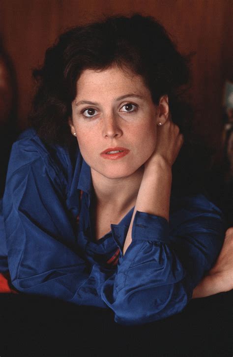 Download Sigourney Weaver Sci Fi Actress Wallpaper