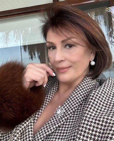 68 Yaşındaki Gülşen Bubikoğlunun Kanlıcadaki Yalısını Görenler Hayran Kaldı