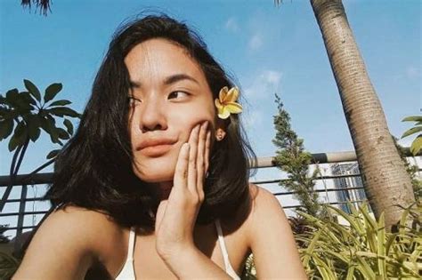 6 Aktris Indonesia Lakoni Adegan Ranjang, Ada yang Syuting di Usia 18 Tahun : Okezone Celebrity
