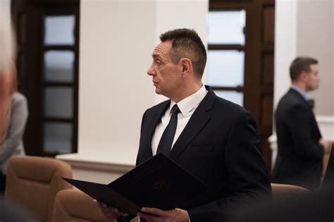 Или је проблем што су Срби православни или сте само бахати и лицемени