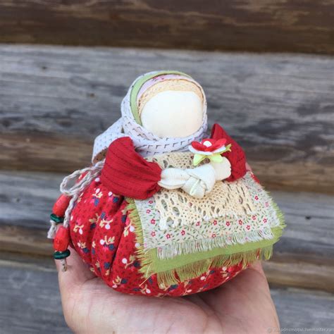 Благополучница кукла оберег красный зеленый бежевый купить в интернет магазине Ярмарка