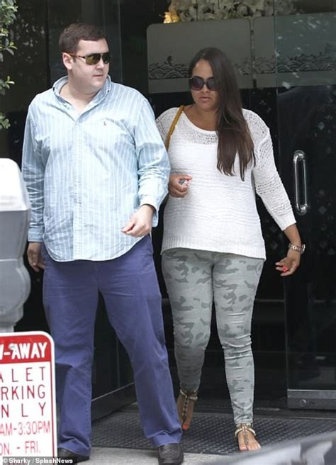Oj Simpsons Reclusive Daughter Sydney 38 Breaks Cover Carrying A