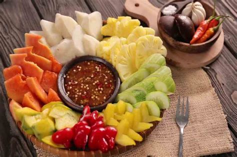 Pedas Dan Segar Ini 7 Manfaat Rujak Buah Bagi Kesehatan