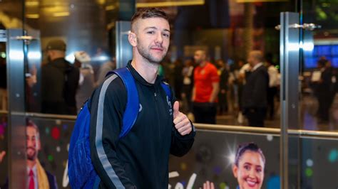 بالصور الهلال يصل قطر لمواجهة شباب الأهلي