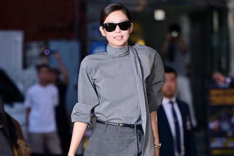 Jennie Goes Viral For Stylish Sunglasses And Monochrome Look In 2025