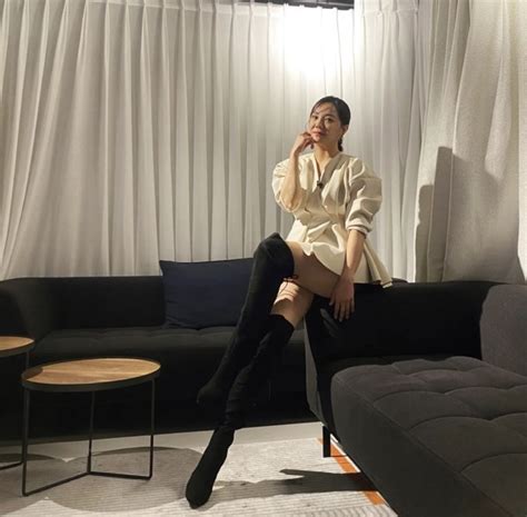 12㎏ 감량 고은아 초미니 원피스 입고 뽐낸 극세사 각선미 [n샷] 네이트 뉴스