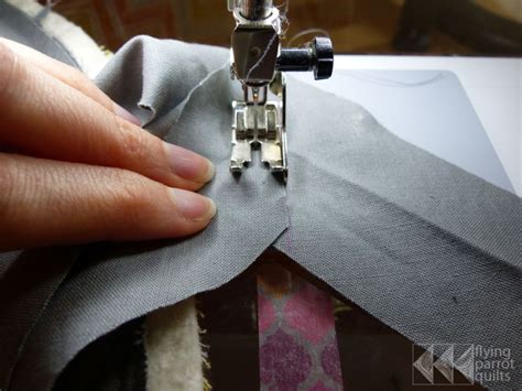 Binding Inside Corners And Joining Curved Binding Tutorial Flying