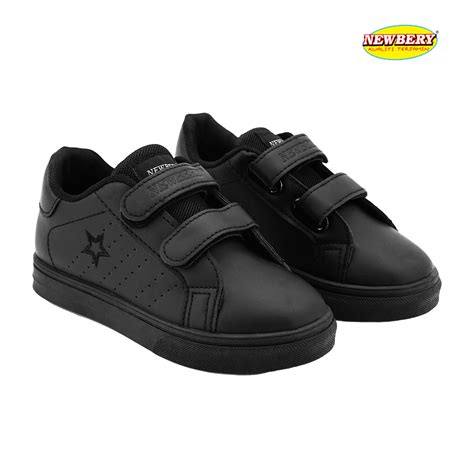 Kasut Sekolah Newbery