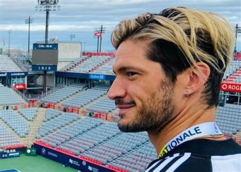 Voyez Comme Éric Bruneau Est Envoûtant Sur Ces Nouvelles Photos En Noir Et Blanc