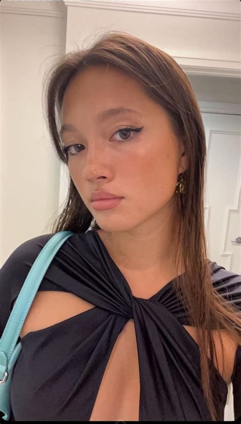 Lily Chee Snap Dump R Lilychee18