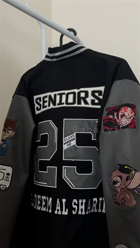 جاكيت سينيور Senior Jackets Color Combos Outfit Jenner Outfits