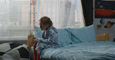 Madre Que Habla Con La Hija Imagen De Archivo Imagen De Hija Adulto
