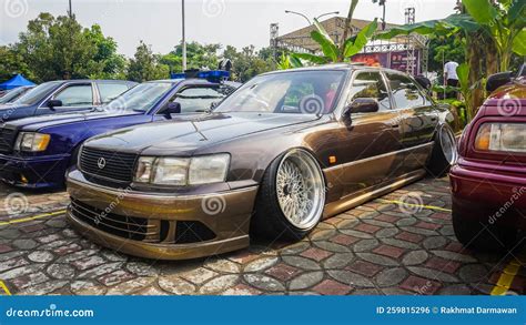 Stanced Brown Lexus Ls400 Or Toyota Celsior In Car Meet Editorial Photo Image Of Celsior