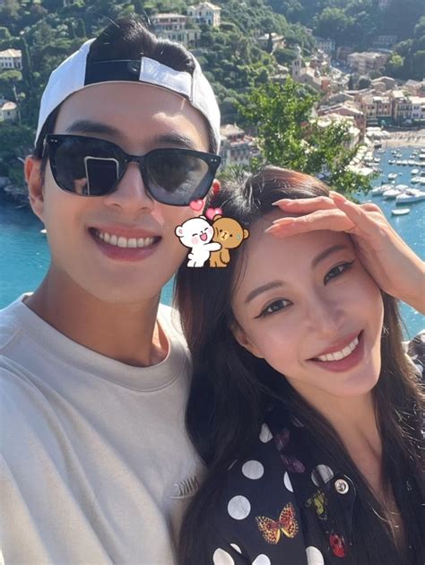 한예슬 얼굴 공개한 10살 연하 남편과 달달 셀카‥꿀 뚝뚝 신혼여행