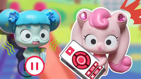 놀이터에서 일시정지 버튼을 눌렀더니😳 마음대로 조절 리모컨이 생겼어요 Youtube