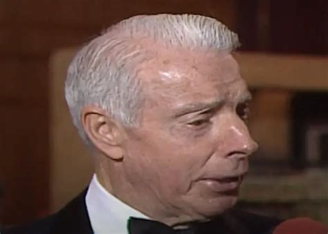 Joe Dimaggio Baseball Legend Biography Age And Married Life