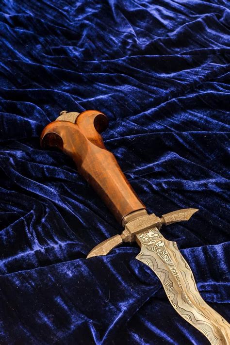 Twin Daggers R Knives