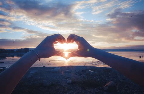 Htmlcss制作3d七夕表白旋转相册特效 Ew帮帮网