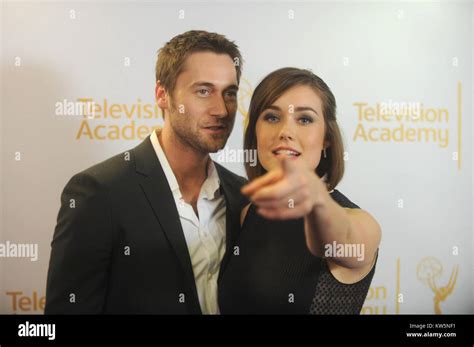Megan Boone Und Ryan Eggold Ryan Eggolds Tom Takes Center Stage In