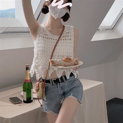 제이리본 손뜨개 자수 여름 루즈핏 펀칭 물결 레이스 밑단 시원한 조끼 베스트 라운드넥 유넥 민소매 레이어드 코디 러블리 큐트