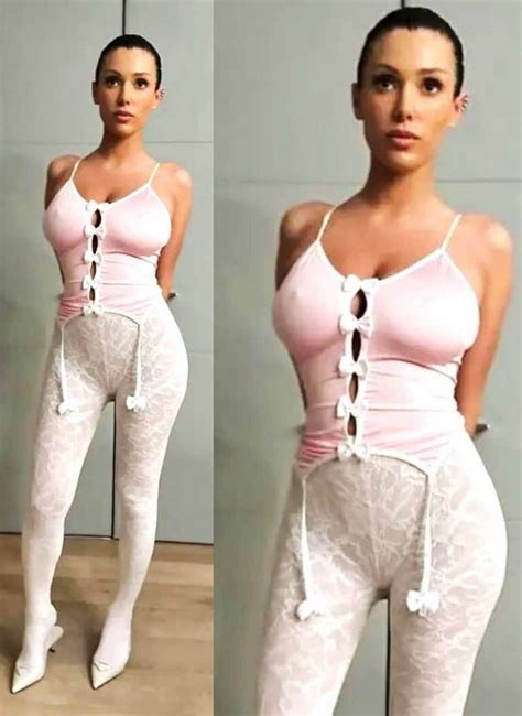 Bianca Censori Captivates With Her Signature Pose Thblog