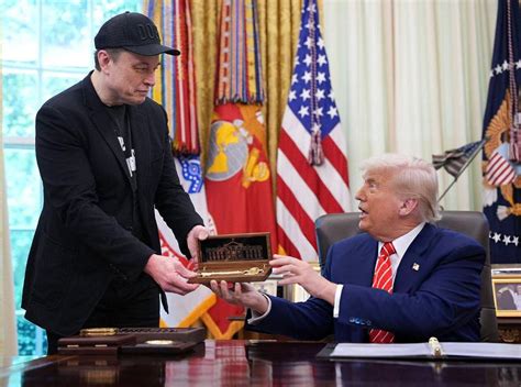 زمان انفجار بمب بزرگ فرارسید؛ ماسک ترامپ را به انتشار اسناد مرتبط با سوءاستفاده از دختران نوجوان