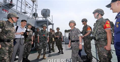 포토 해군전진기지 방문한 최윤희 합참의장