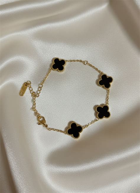 Elegant Black Clover Gold Chain Bracelet Brc022 Tredymod