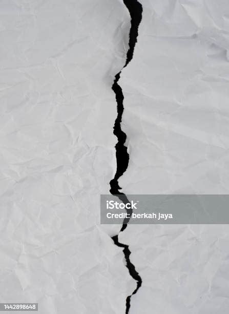 오버레이 배경을 위한 수직으로 찢어진 종이 복사 공간을 위한 초록 찢어진 용지 0명에 대한 스톡 사진 및 기타 이미지 0명 가장자리 거친 Istock