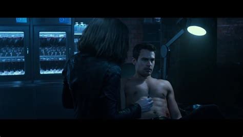 Pin Von Writer Prime Auf Theo James