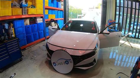 아반떼 Cn7 스톤칩으로 앞유리가 깨져 정품 전면유리교체를 완료한 영상입니다 이외의 차유리복원용접 열차단썬팅등의 다양한 시공정보를 제공합니다 Youtube