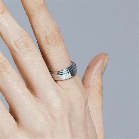 Эксклюзивные и современные кольца: купить серебряные кольца минимализм ...