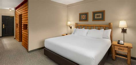 Indoor Water Park And Resort In Sandusky Oh Great Wolf Lodge