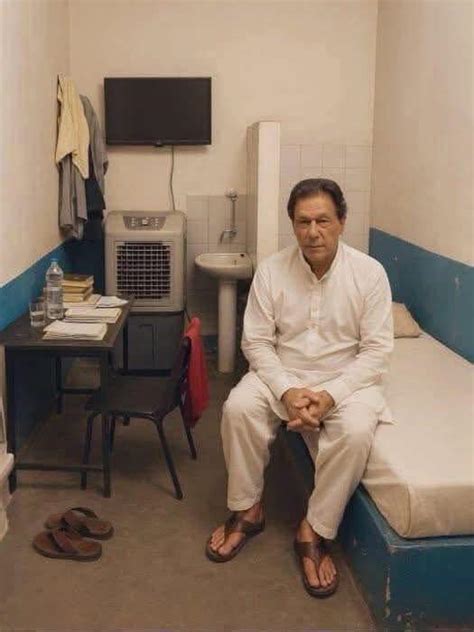 Colombo Journal ඔවුන් ඔහුට කිව්වේ ලාහෝර් නගරයේ සිංහයා කියලා මේ ඉම්රාන් ඛාන්ගේ අද තත්වය ඔහු