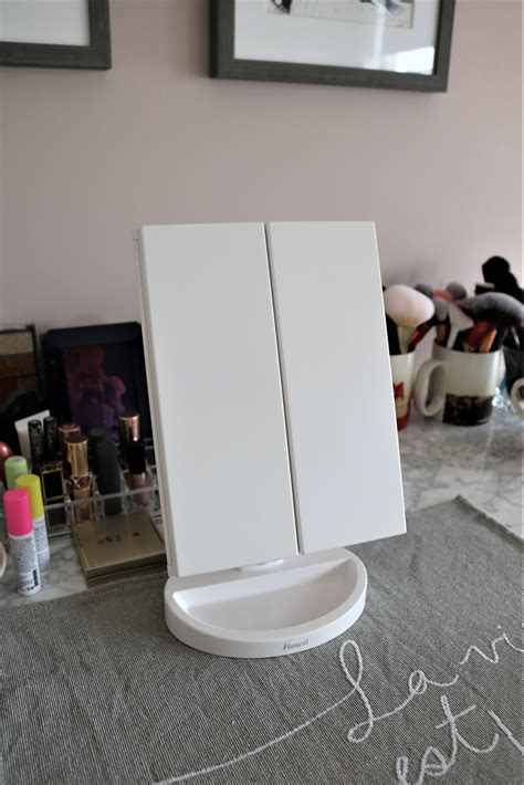 Review Fancii Tria Tri Fold Vanity Mirror Im Not A Beauty Guru