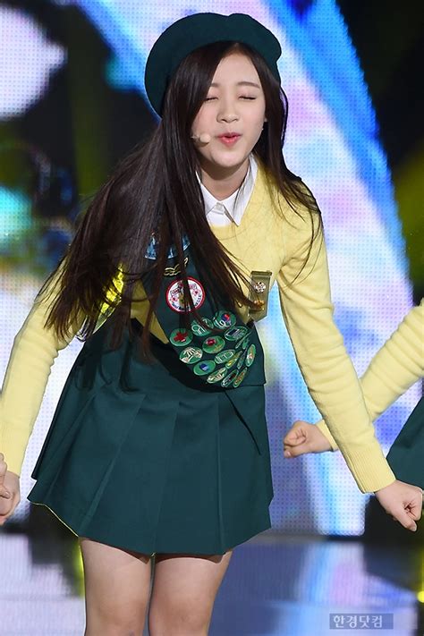 포토 에이프릴 진솔 입술 쭉~내밀고 깜찍하게~