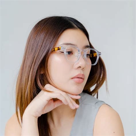 Mulai Dari Rp Ribuan Intip Rekomendasi Merek Kacamata Lokal Untuk Lengkapi Gaya Hingga