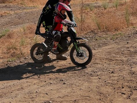 Rawrr Electric Off Road Dirtbike 72v Mantis Mini R17 Rawrrmantis