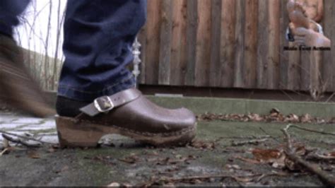 Three Cars Stomped Under My Wodden Clog Men Feet Action
