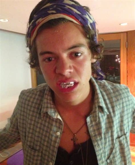 Ed Sheeran Posta Fotos Toscas E Raras De Harry Styles E Taylor Swift