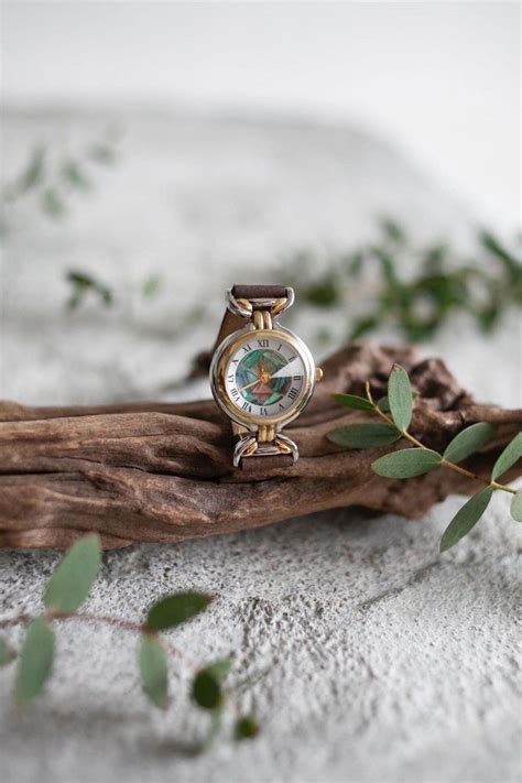 Vintage Fossil Mother Of Pearl Multifaceted Cut Class Face Watch NakedGlory Women S Fashion